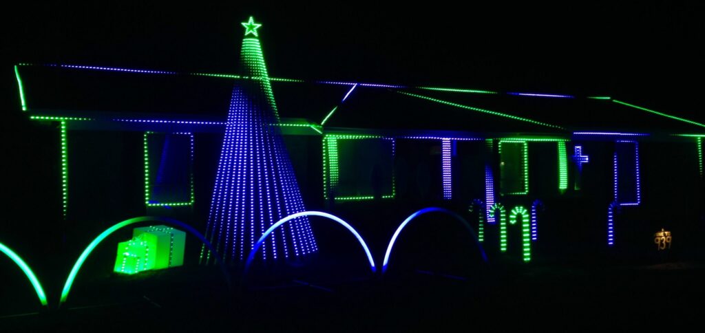 Yager's Crazy Christmas Light Show - Christmas Light Guide