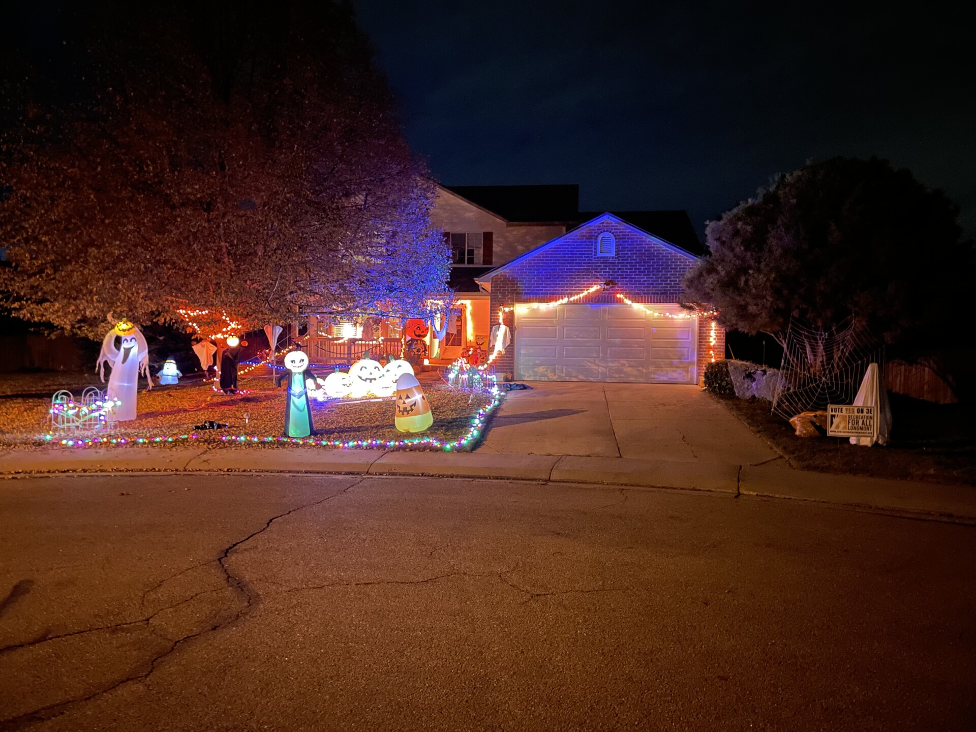 Christmas Light Guide - Find Family Holiday Light Displays